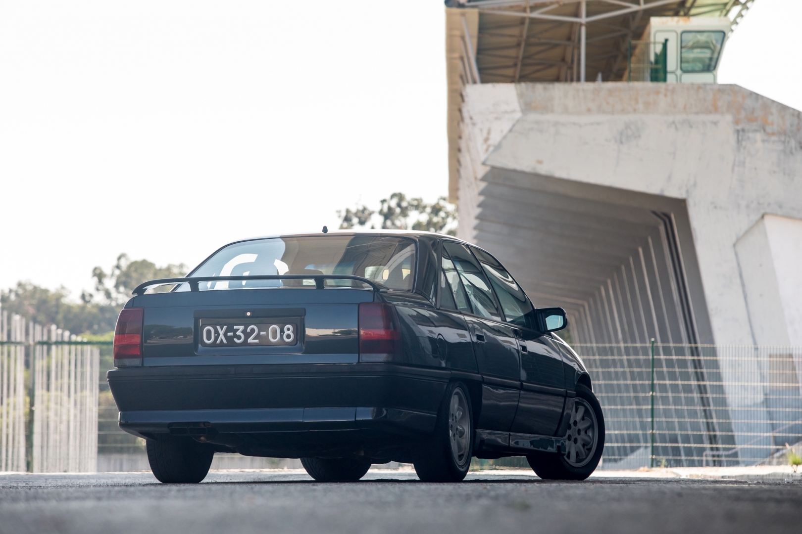 Opel Omega 3000 24V - Carro com História | Auto Drive