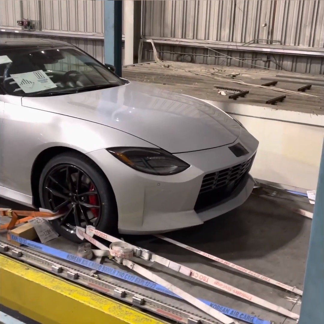 Nissan 400Z mostrado antes da estreia | Auto Drive