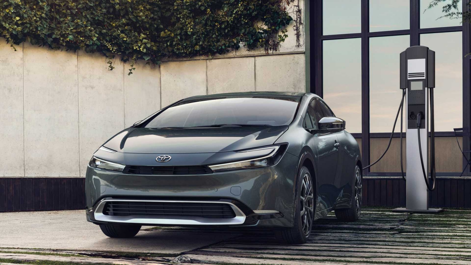 Toyota prepara PHEV com 200 km de autonomia elétrica | Auto Drive